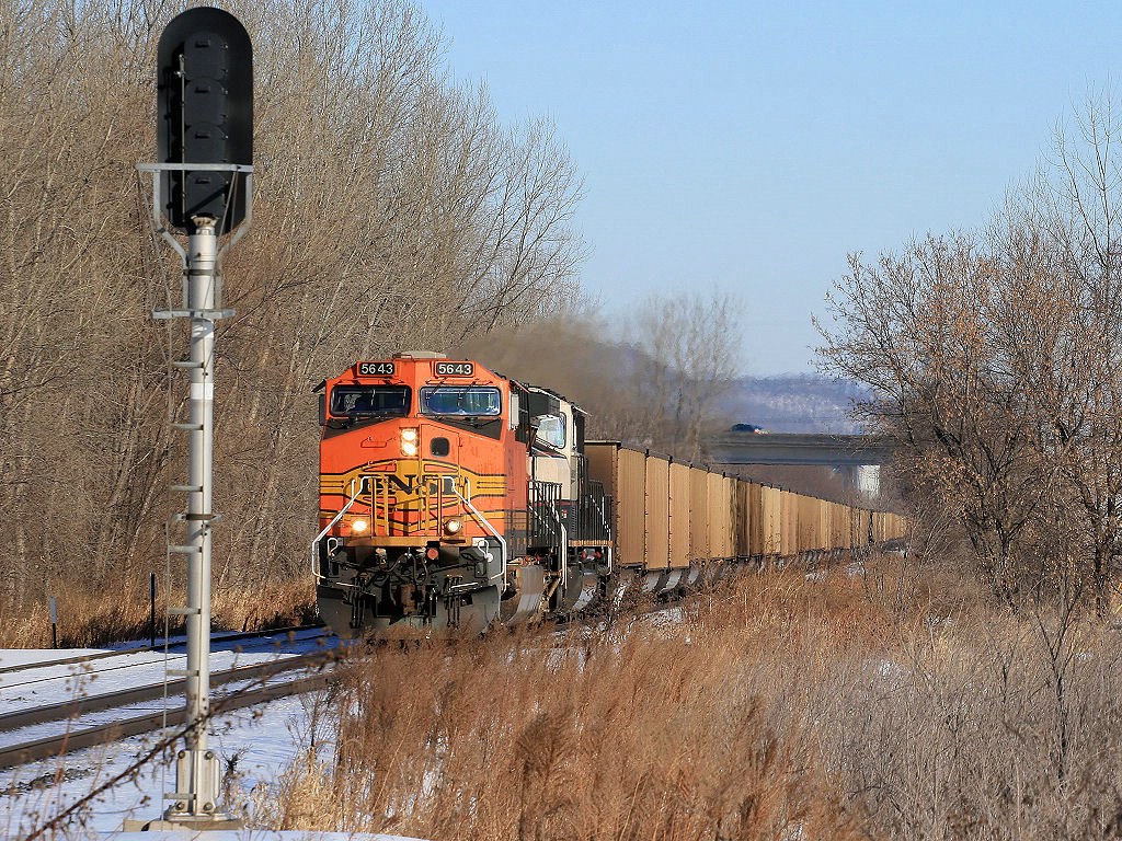 BNSF 5643